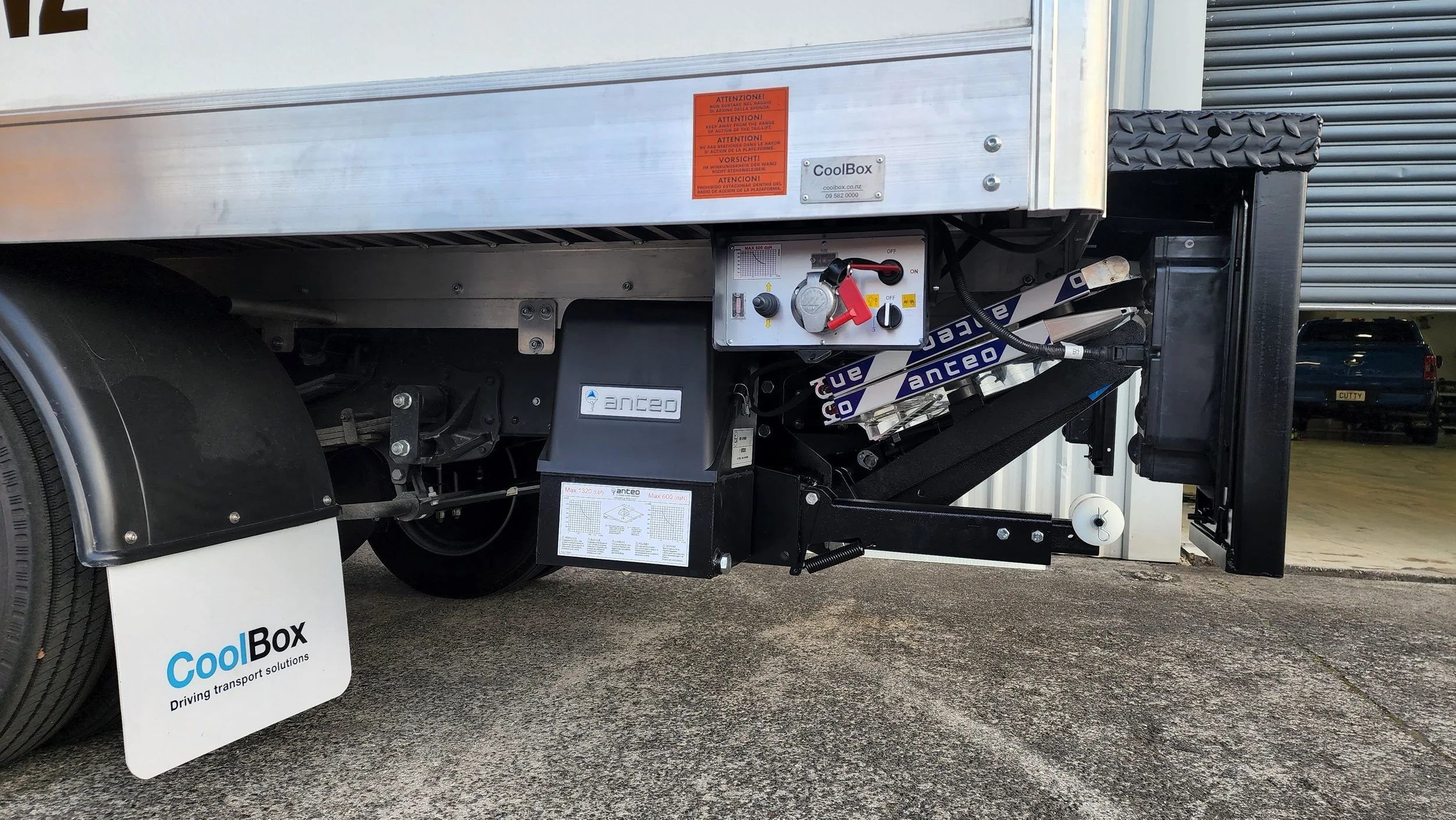 TAIL LIFT — COOL BOX NZ