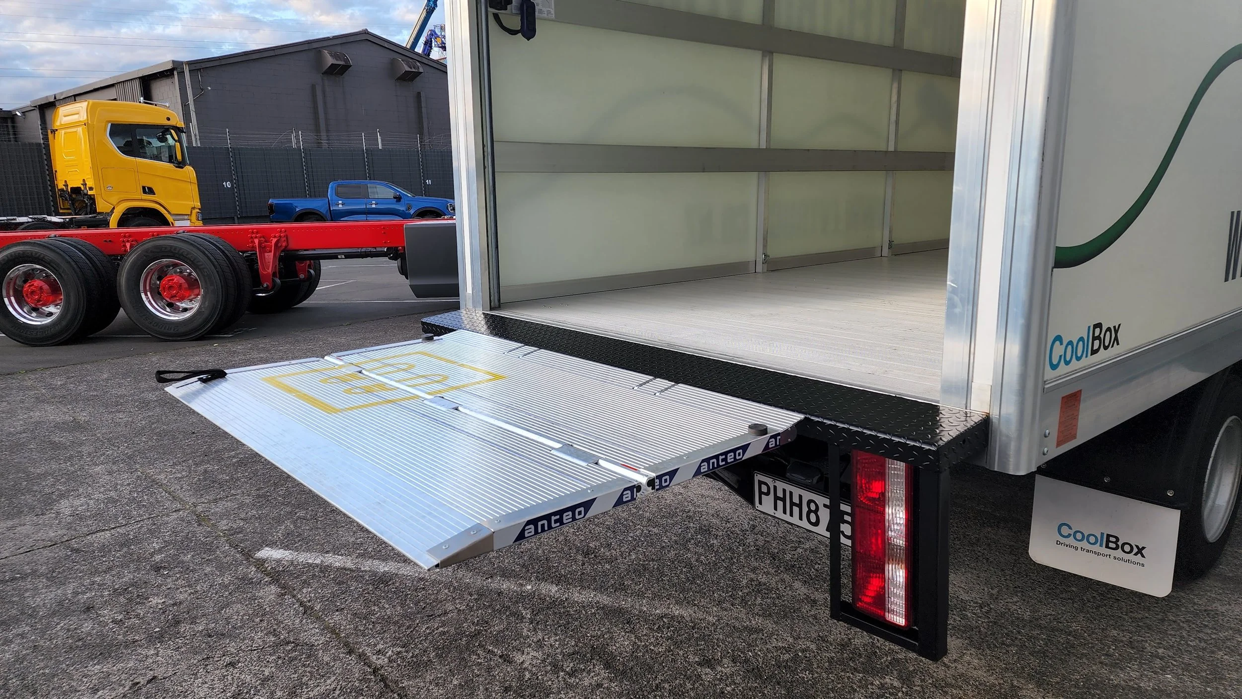 TAIL LIFT — COOL BOX NZ