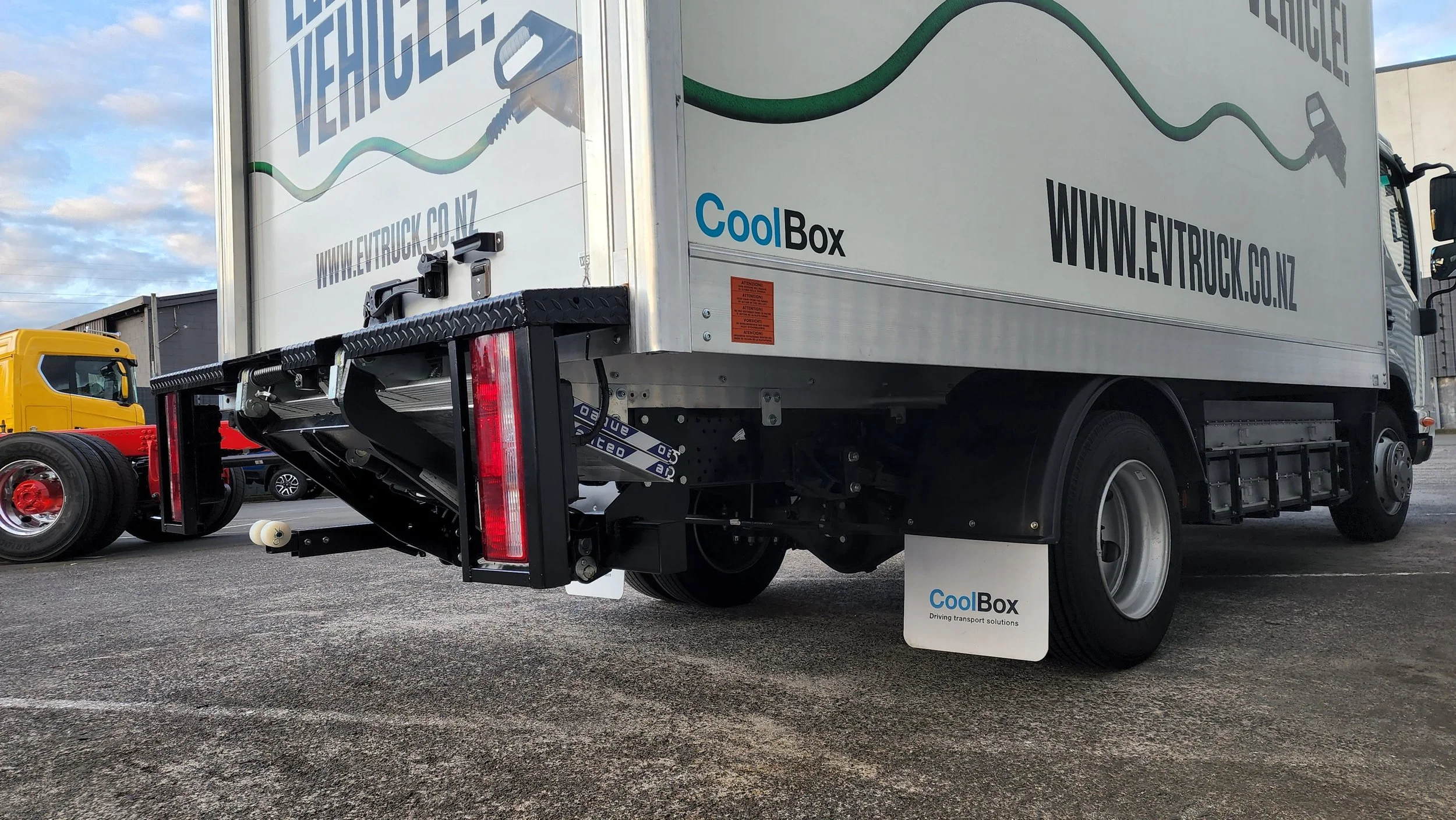 TAIL LIFT — COOL BOX NZ
