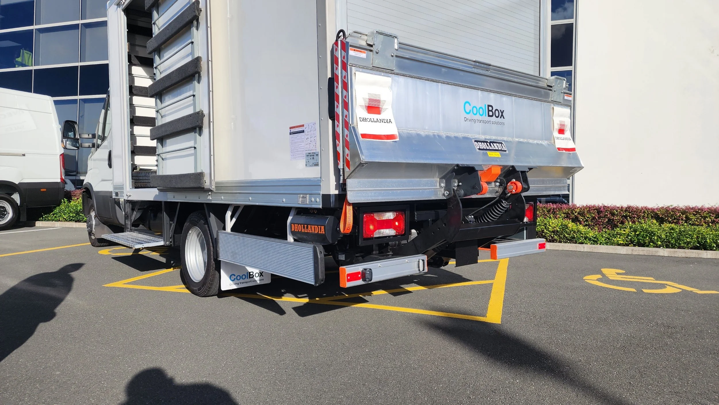 TAIL LIFT — COOL BOX NZ
