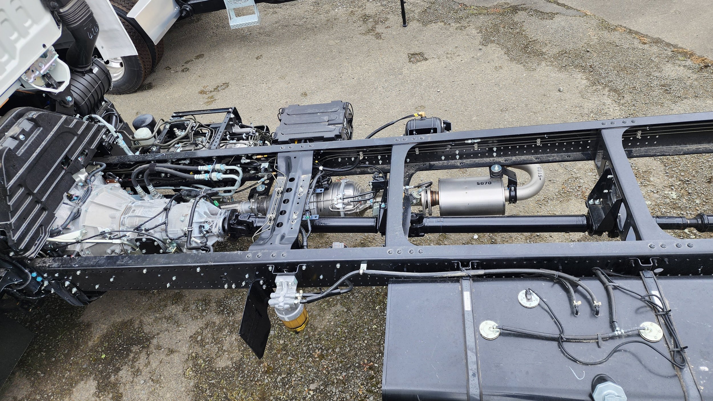 Isuzu FSR700-650 L Chassis — COOL BOX NZ