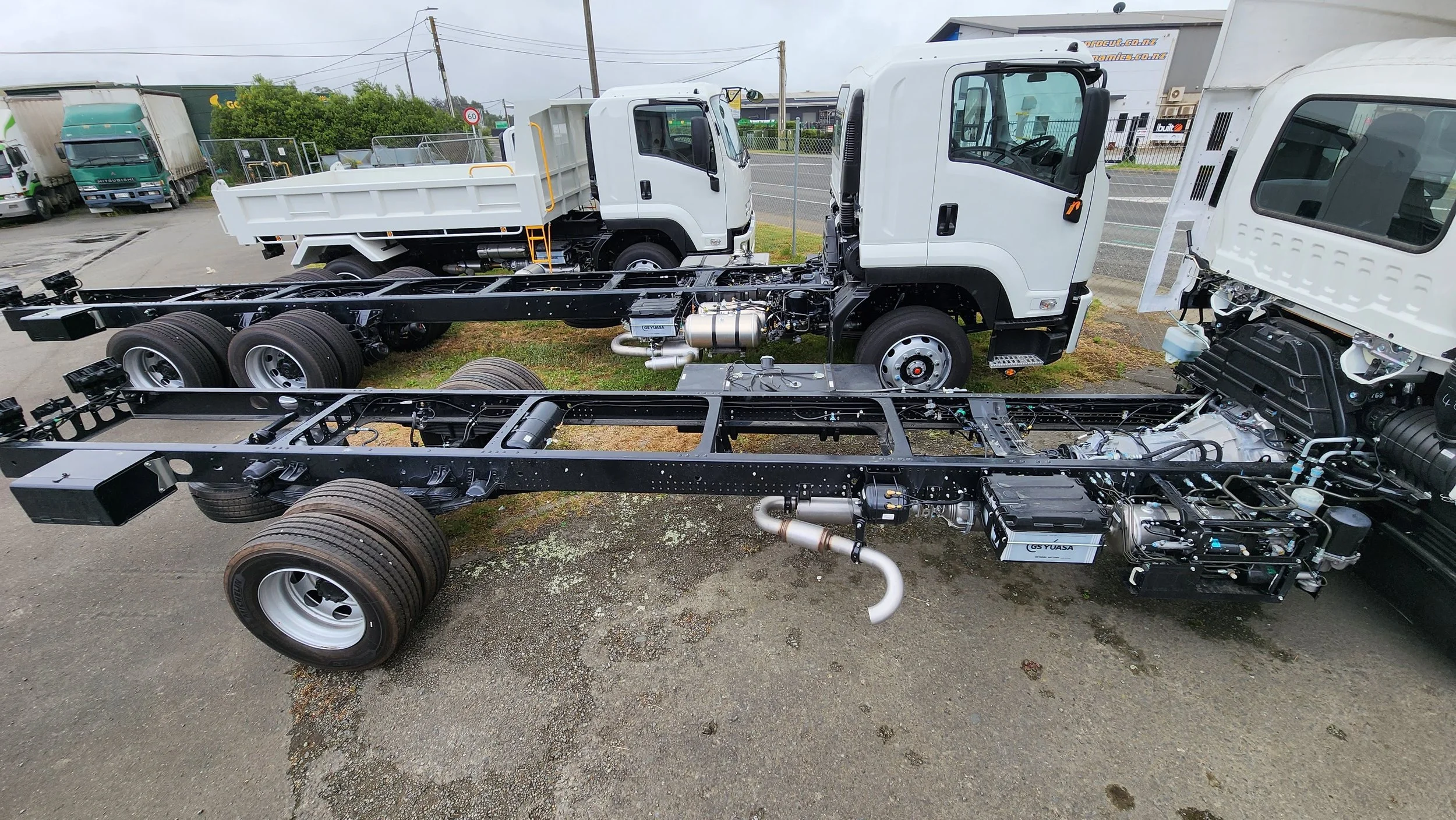 Isuzu FSR700-650 L Chassis — COOL BOX NZ