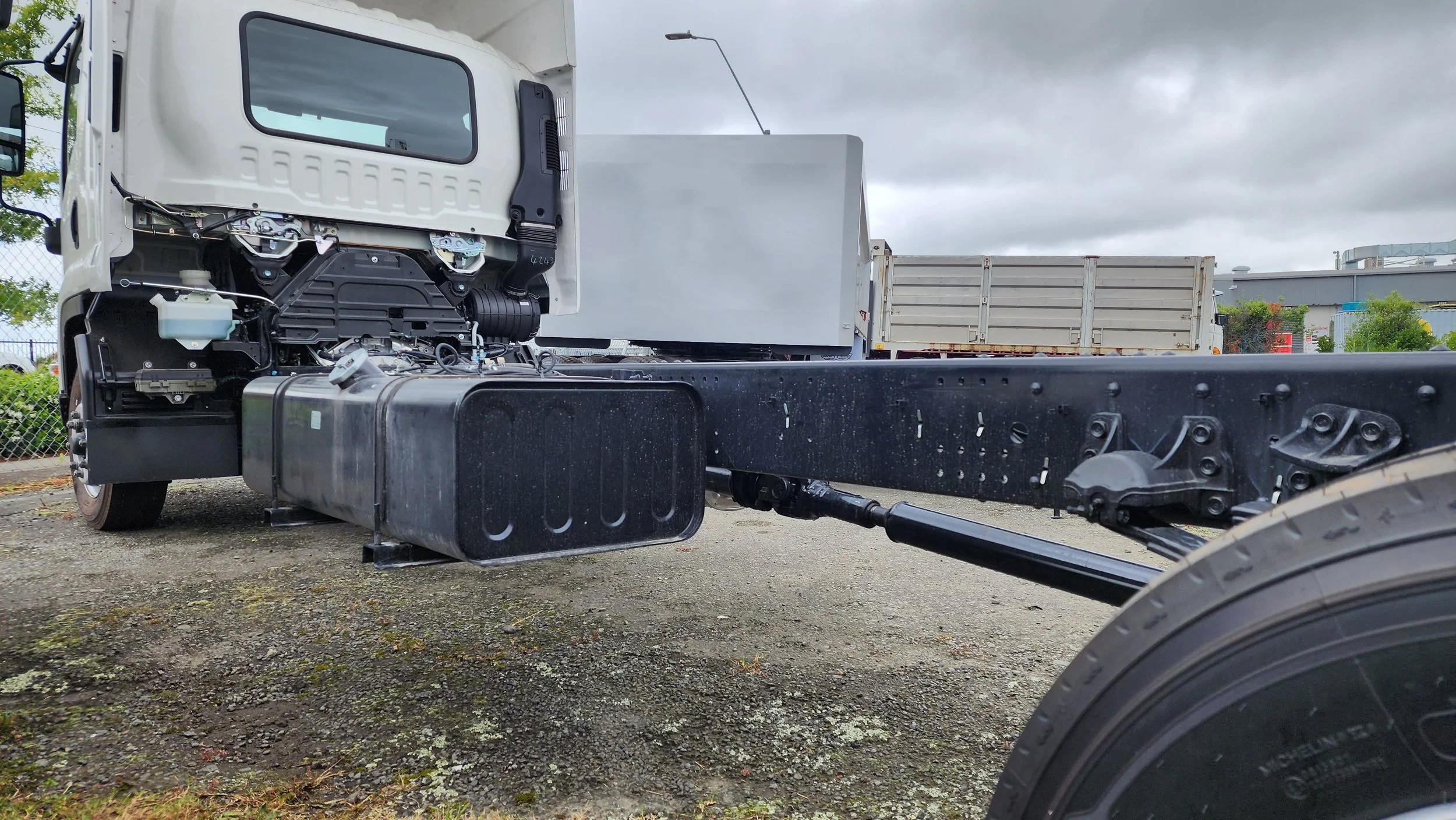 Isuzu FSR700-650 L Chassis — COOL BOX NZ