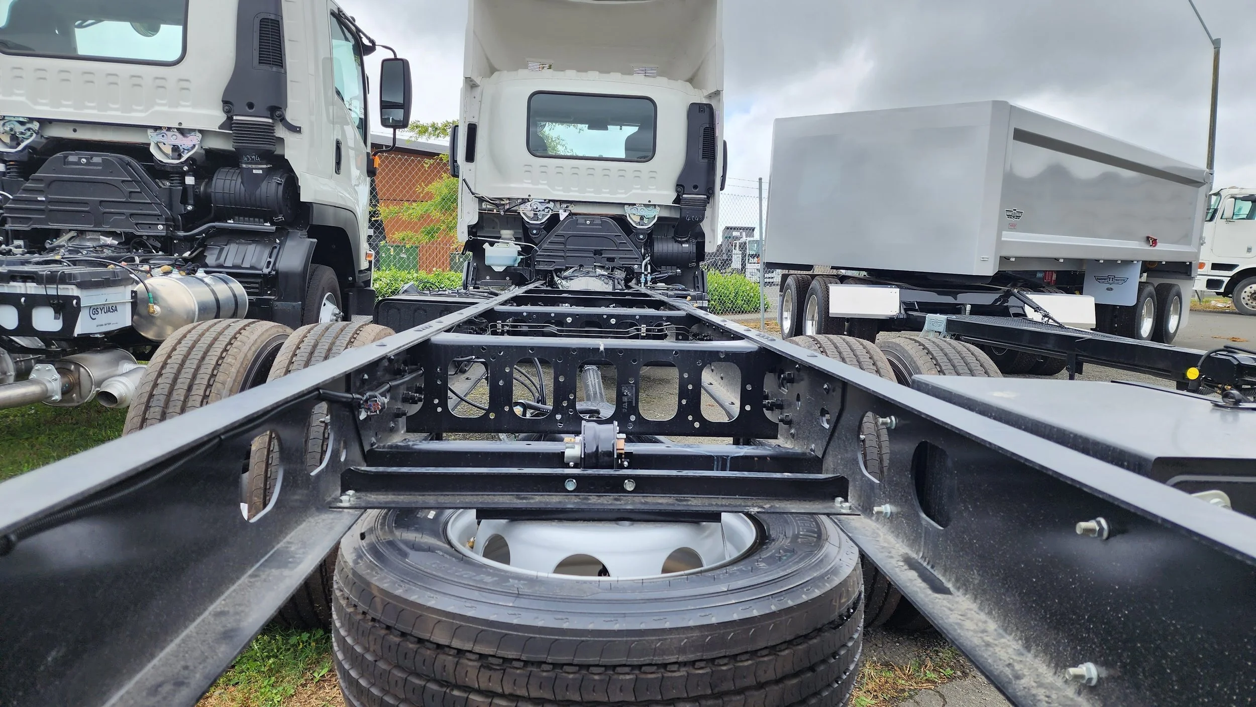 Isuzu FSR700-650 L Chassis — COOL BOX NZ