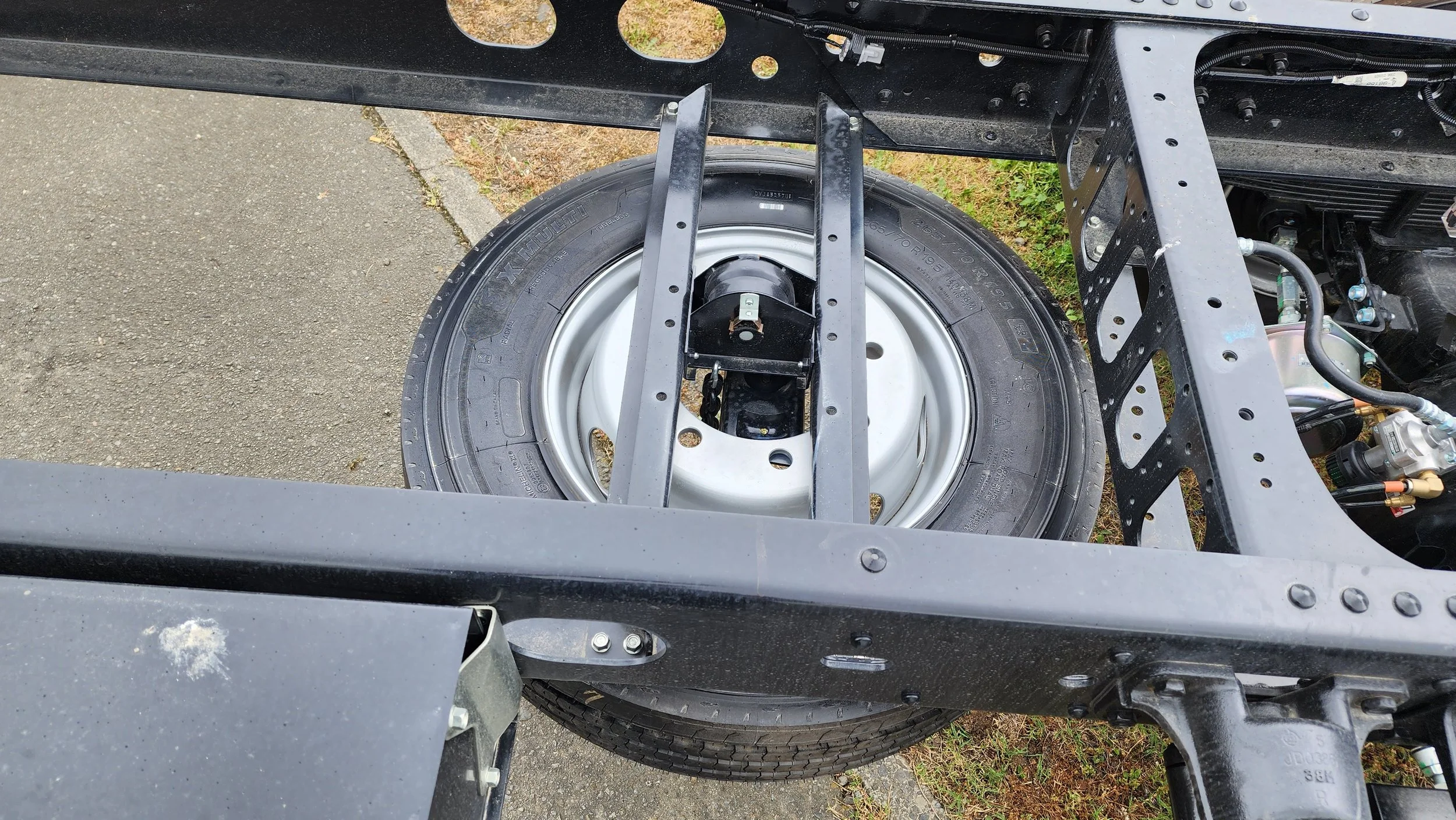 Isuzu FSR700-650 L Chassis — COOL BOX NZ
