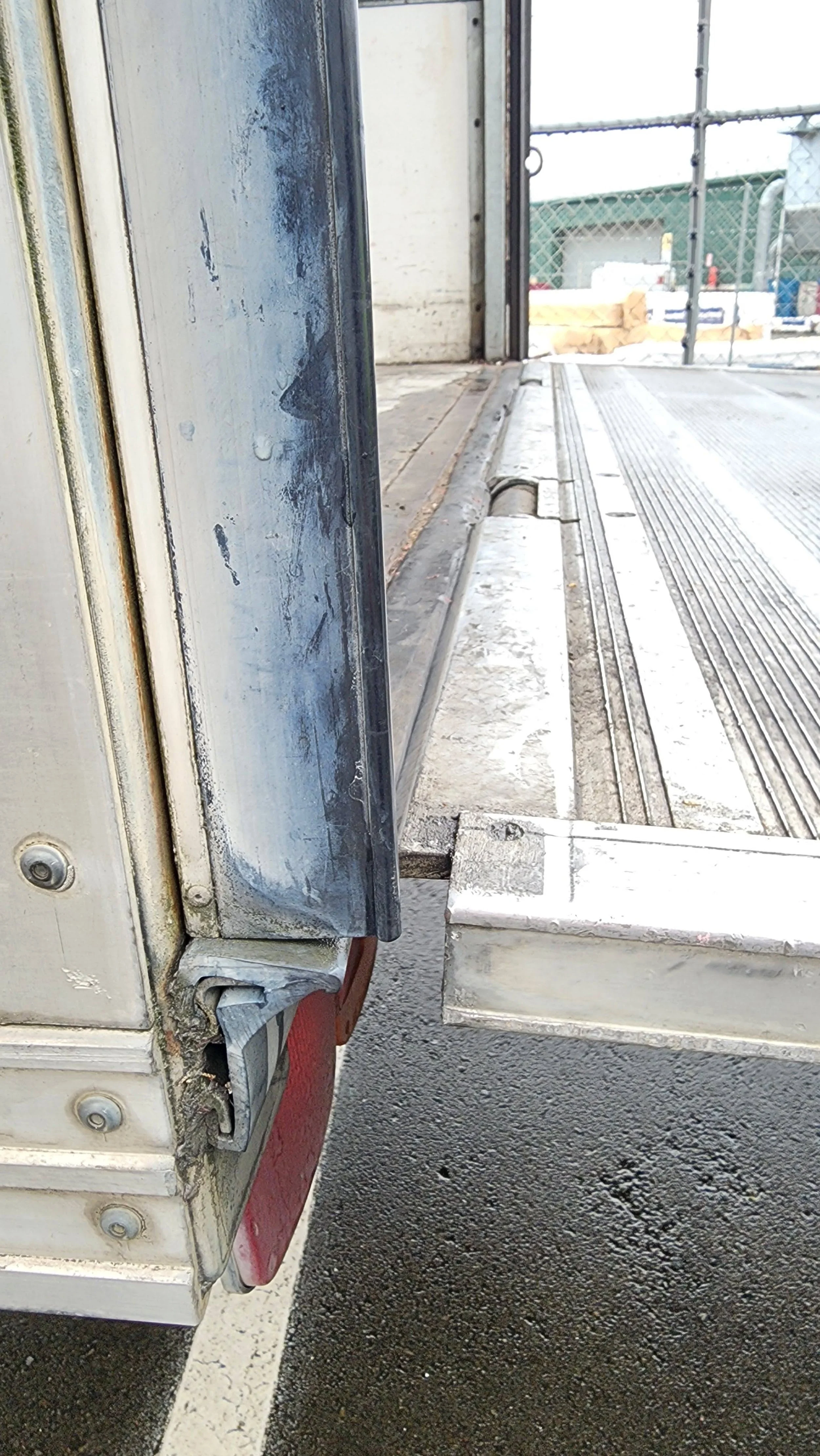 Isuzu FSR700-650 L Chassis — COOL BOX NZ