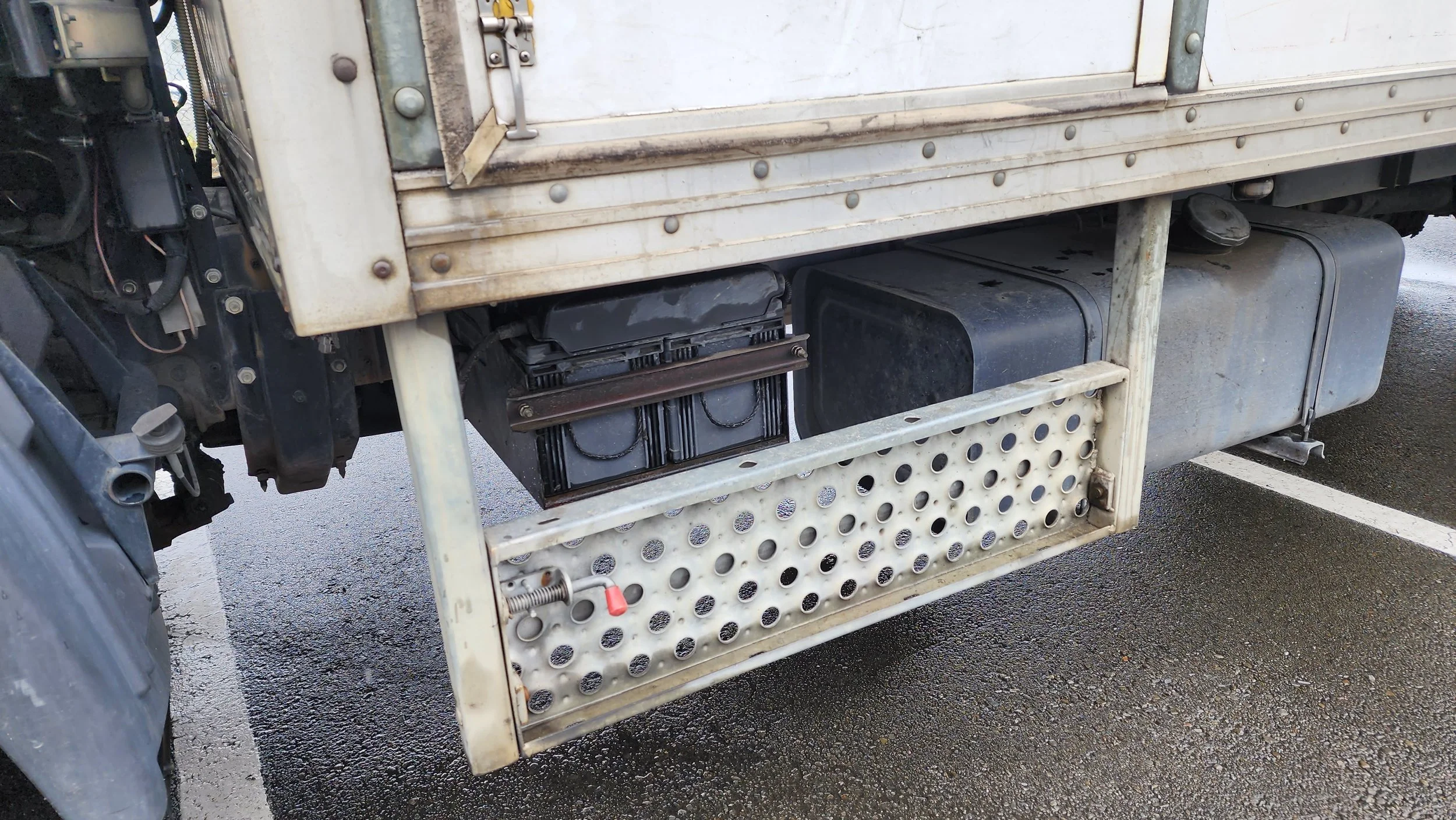Isuzu FSR700-650 L Chassis — COOL BOX NZ