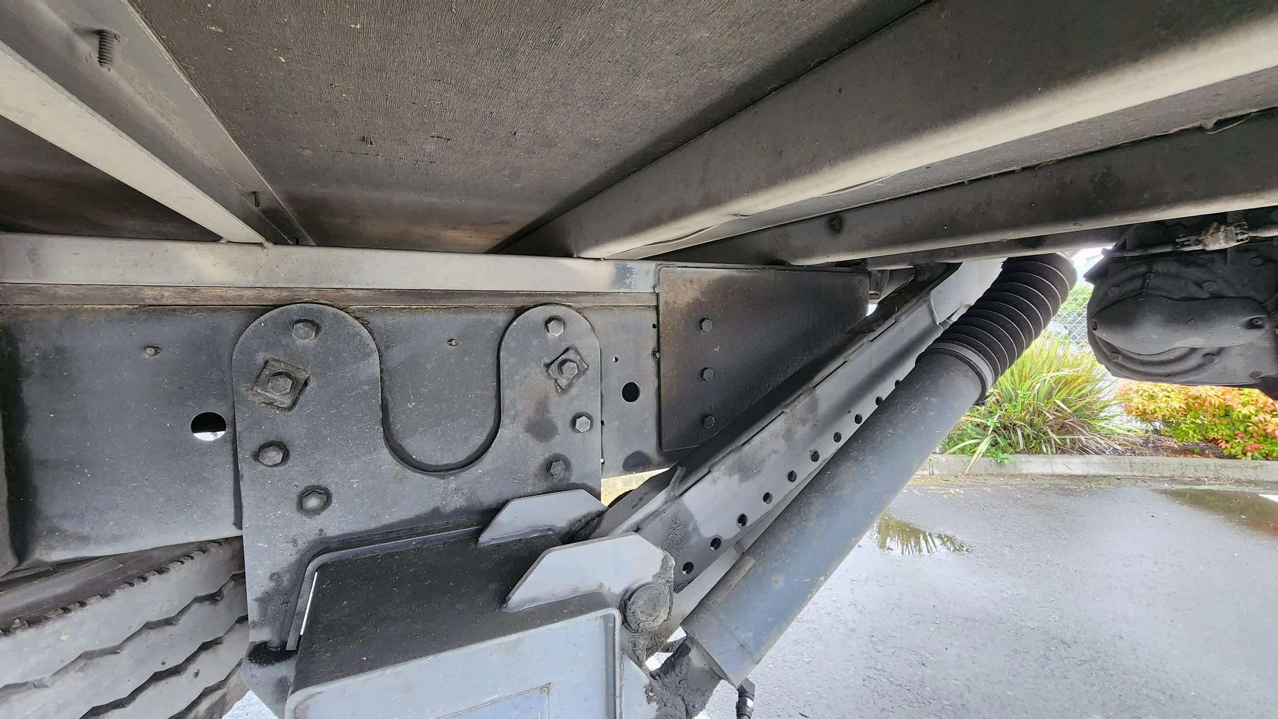 Isuzu FSR700-650 L Chassis — COOL BOX NZ