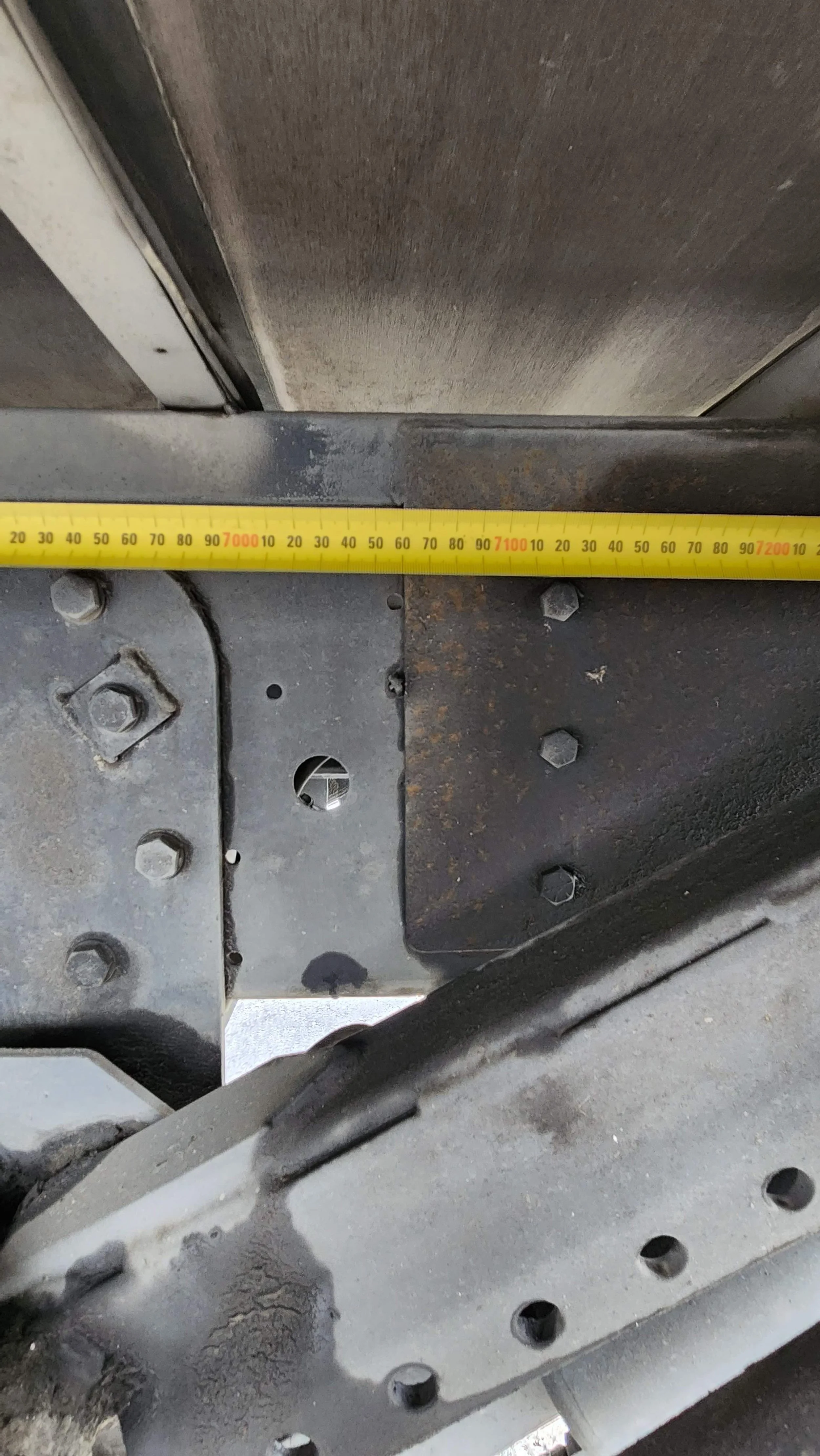 Isuzu FSR700-650 L Chassis — COOL BOX NZ