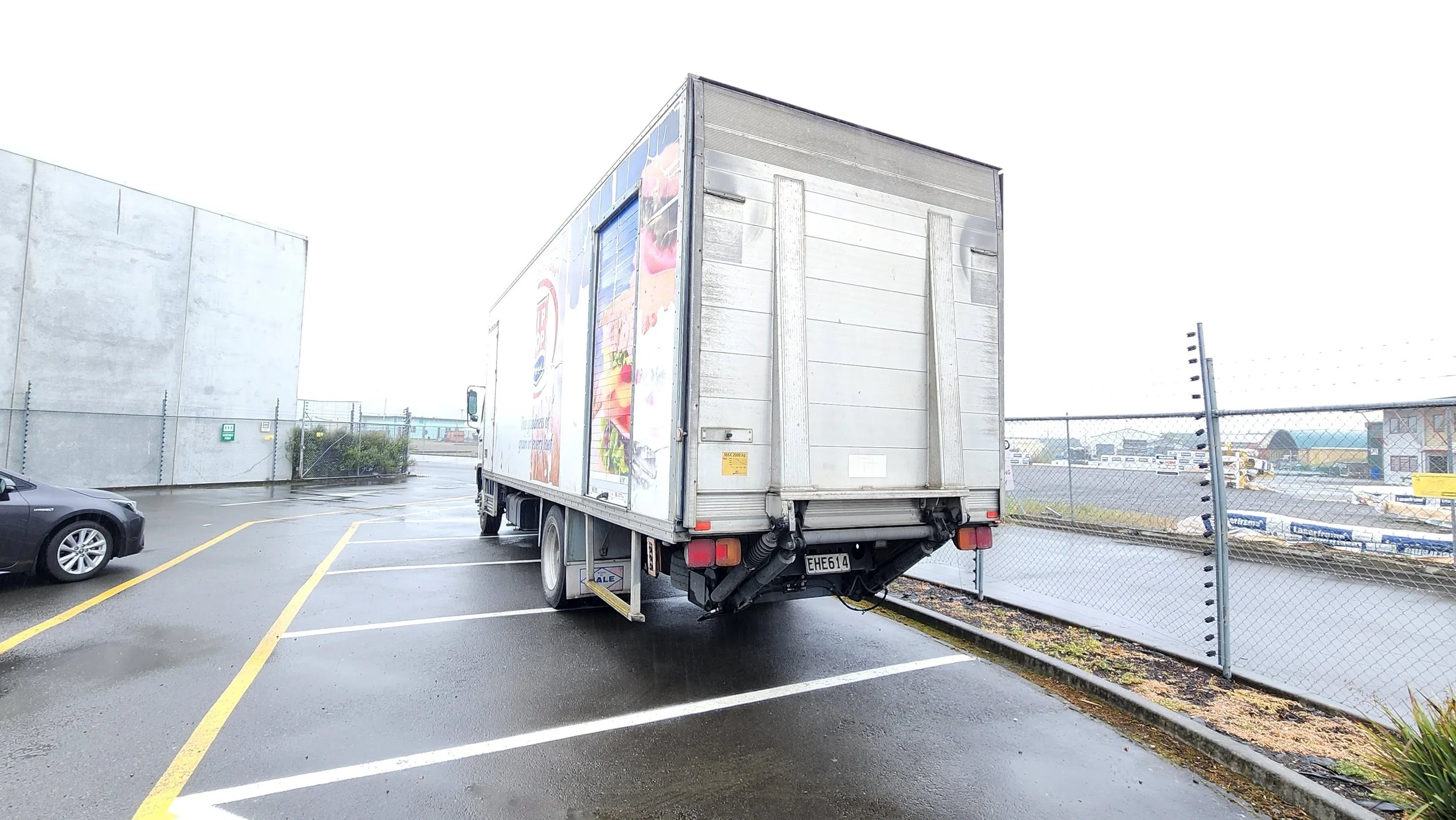 Isuzu FSR700-650 L Chassis — COOL BOX NZ