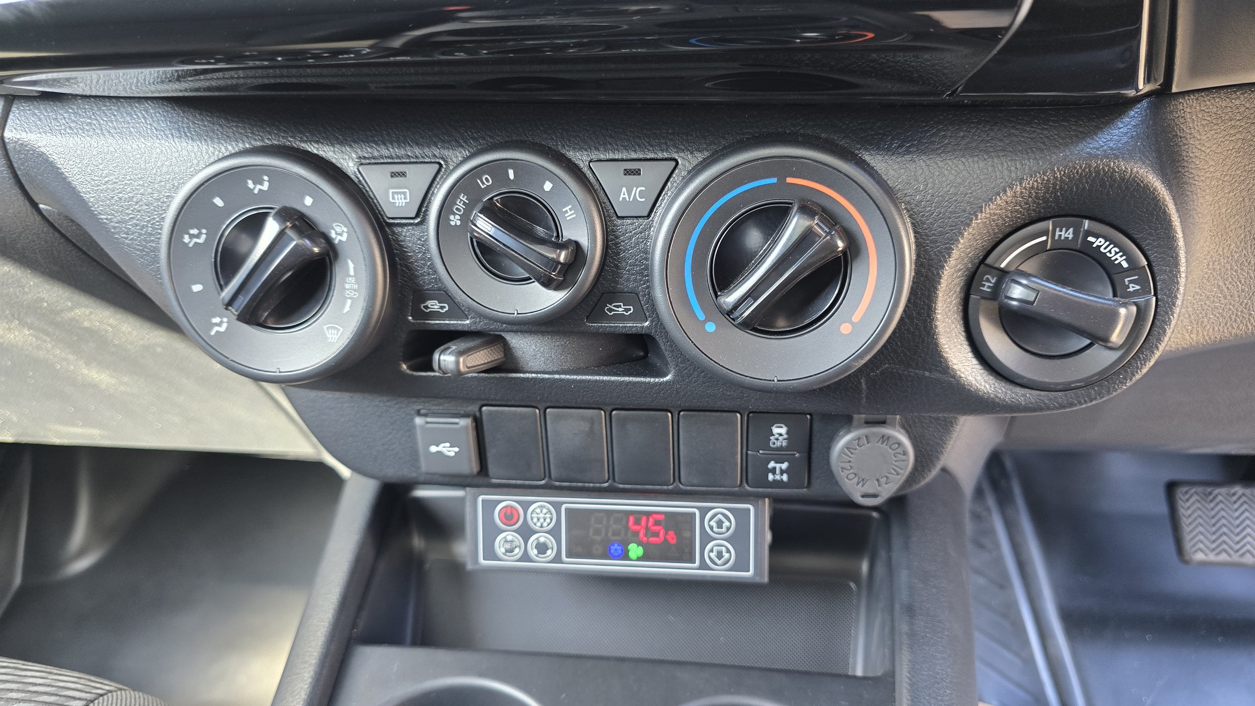 TOYOTA — COOL BOX NZ