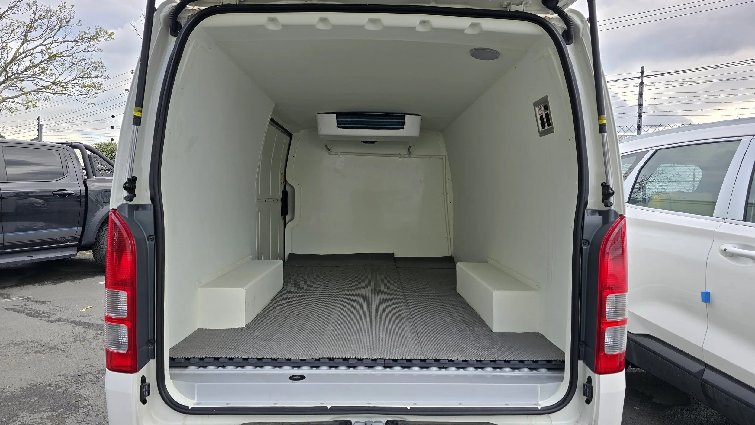 TOYOTA — COOL BOX NZ