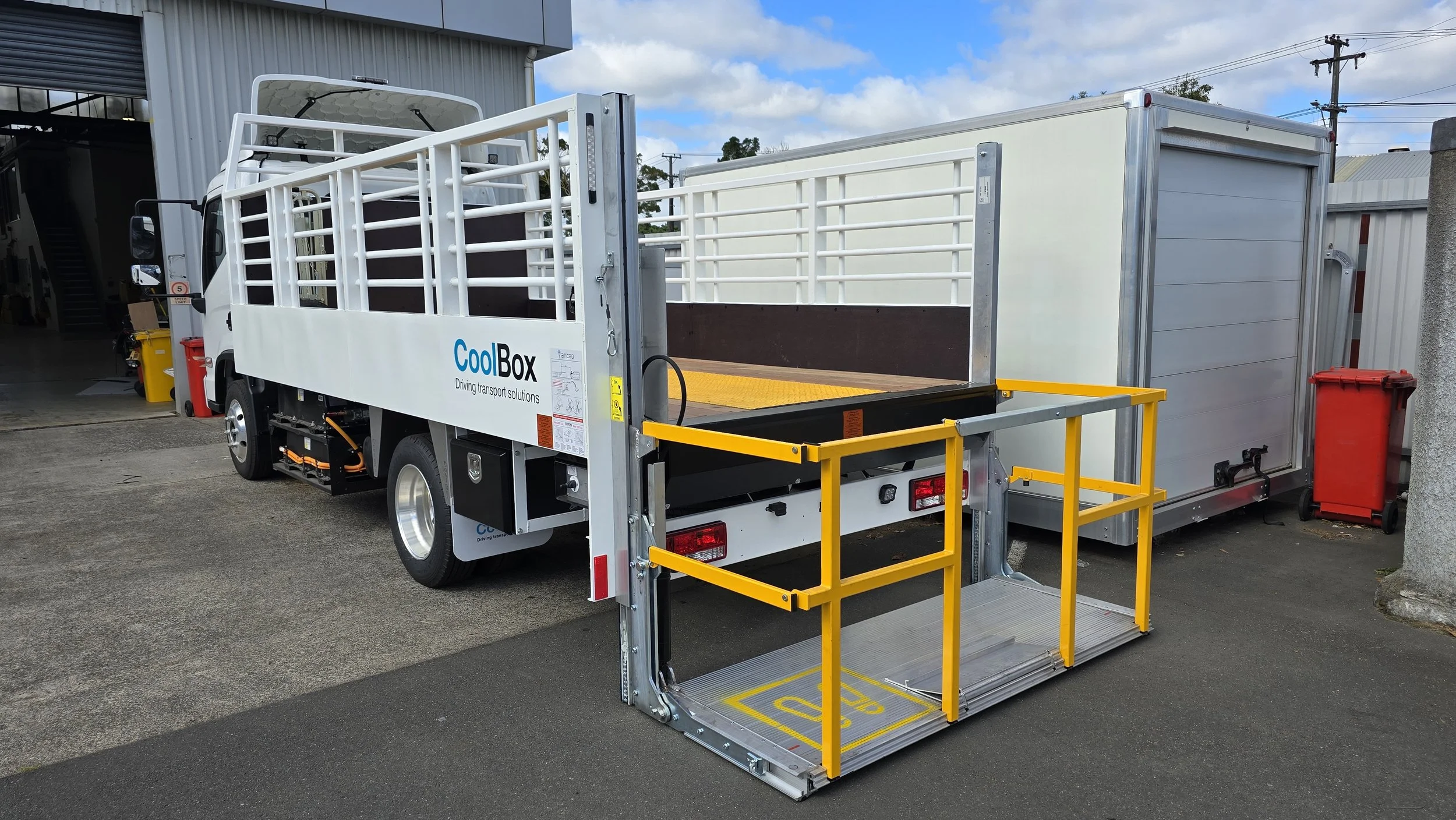TAIL LIFT — COOL BOX NZ