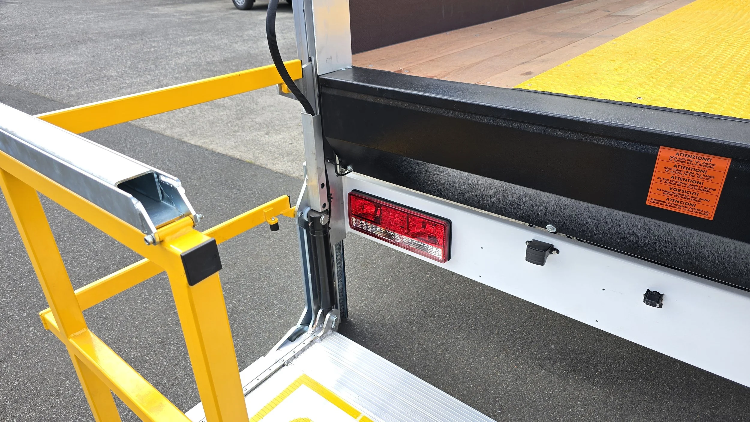 TAIL LIFT — COOL BOX NZ