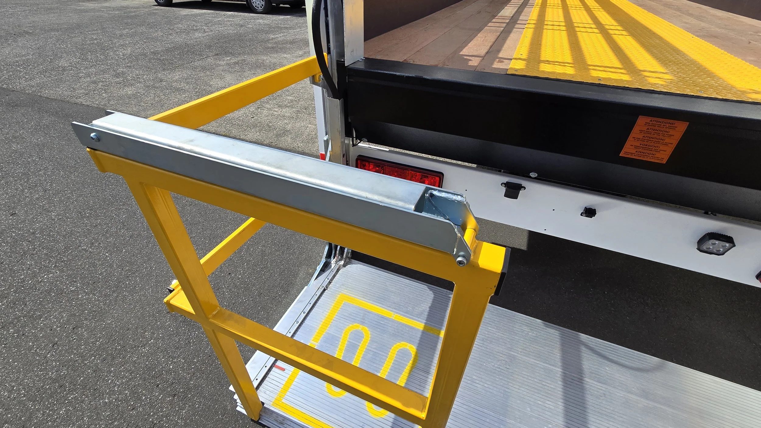 TAIL LIFT — COOL BOX NZ