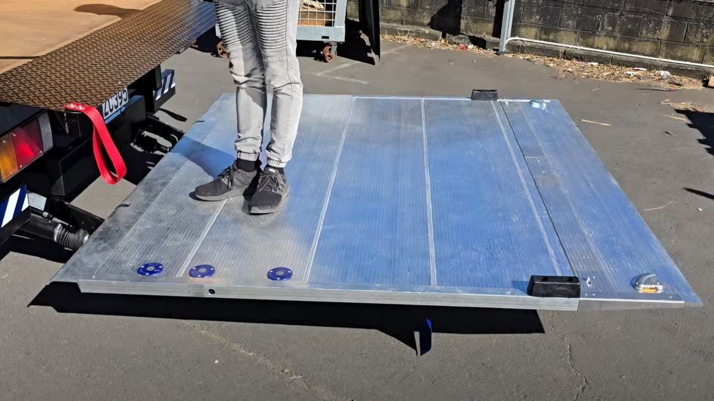 TAIL LIFT — COOL BOX NZ