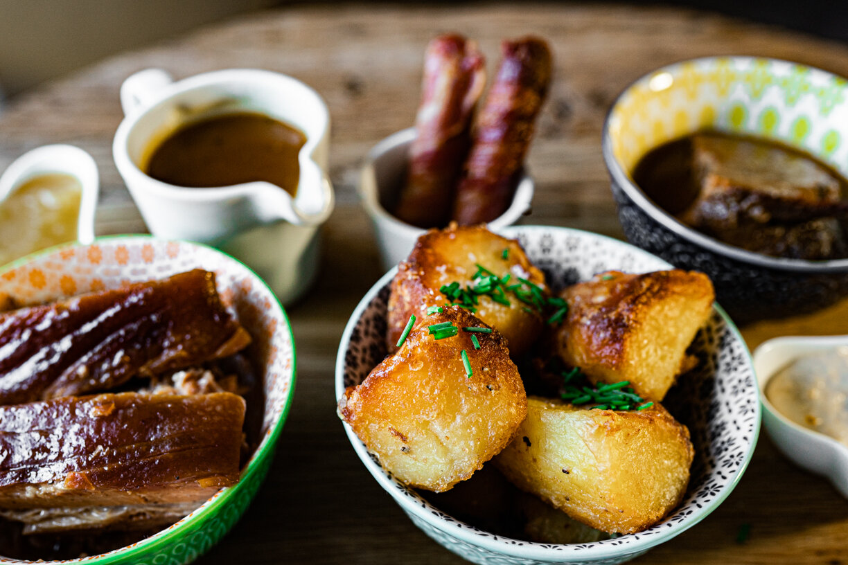 Leather & Lace Bar & Grill