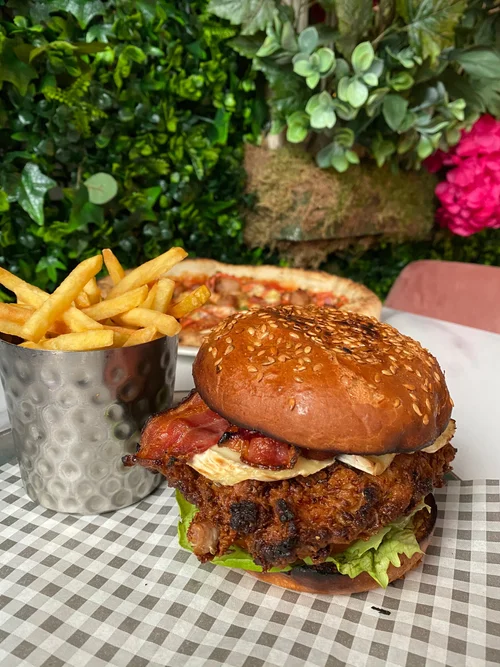 Gallery — The Giddy Goose Dundee