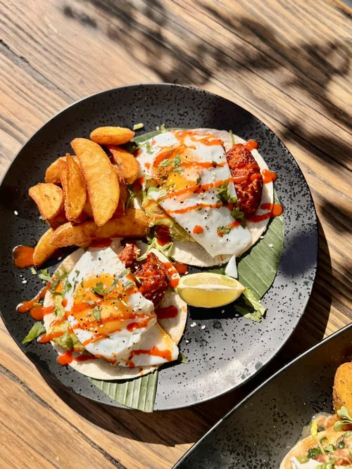 Boozy Brunch — The Giddy Goose Dundee