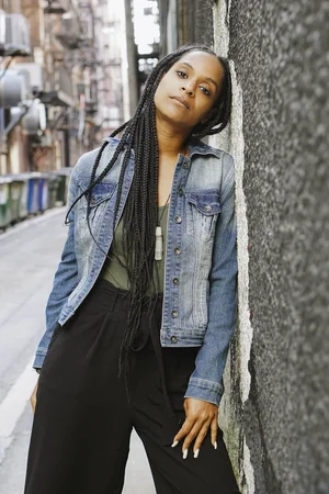 Amanda Shea Challenges the Boundaries of Art and Expression — Qwear Fashion