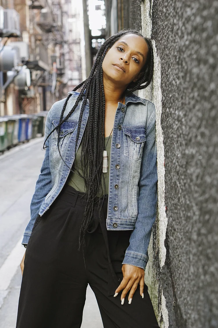 Amanda Shea Challenges the Boundaries of Art and Expression — Qwear Fashion