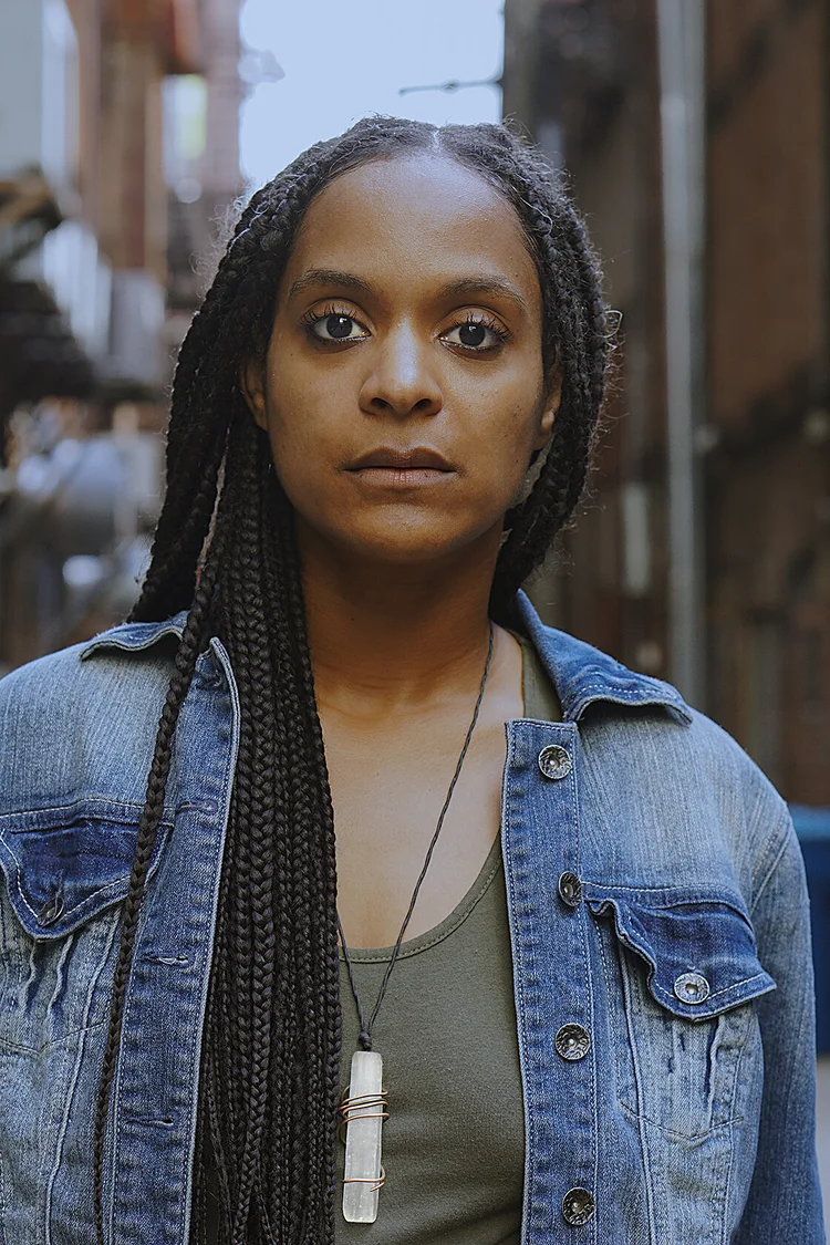 Amanda Shea Challenges the Boundaries of Art and Expression — Qwear Fashion