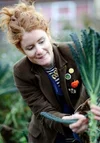 How to Dress Like Queer Fashion Icon and Gardener Alys Fowler — Qwear ...