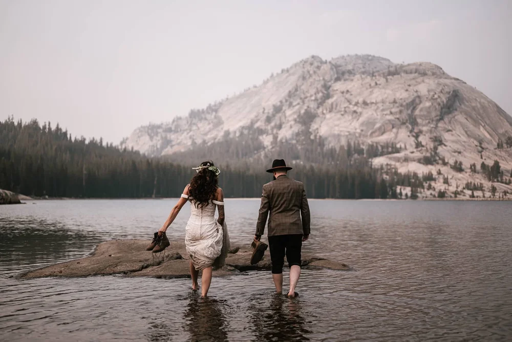 The Adventurers Guide to Hiking Weddings and elopements