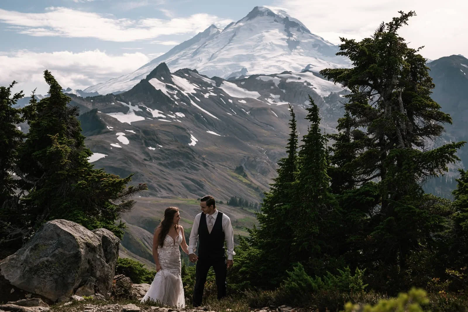 The Adventurers Guide to Hiking Weddings and elopements