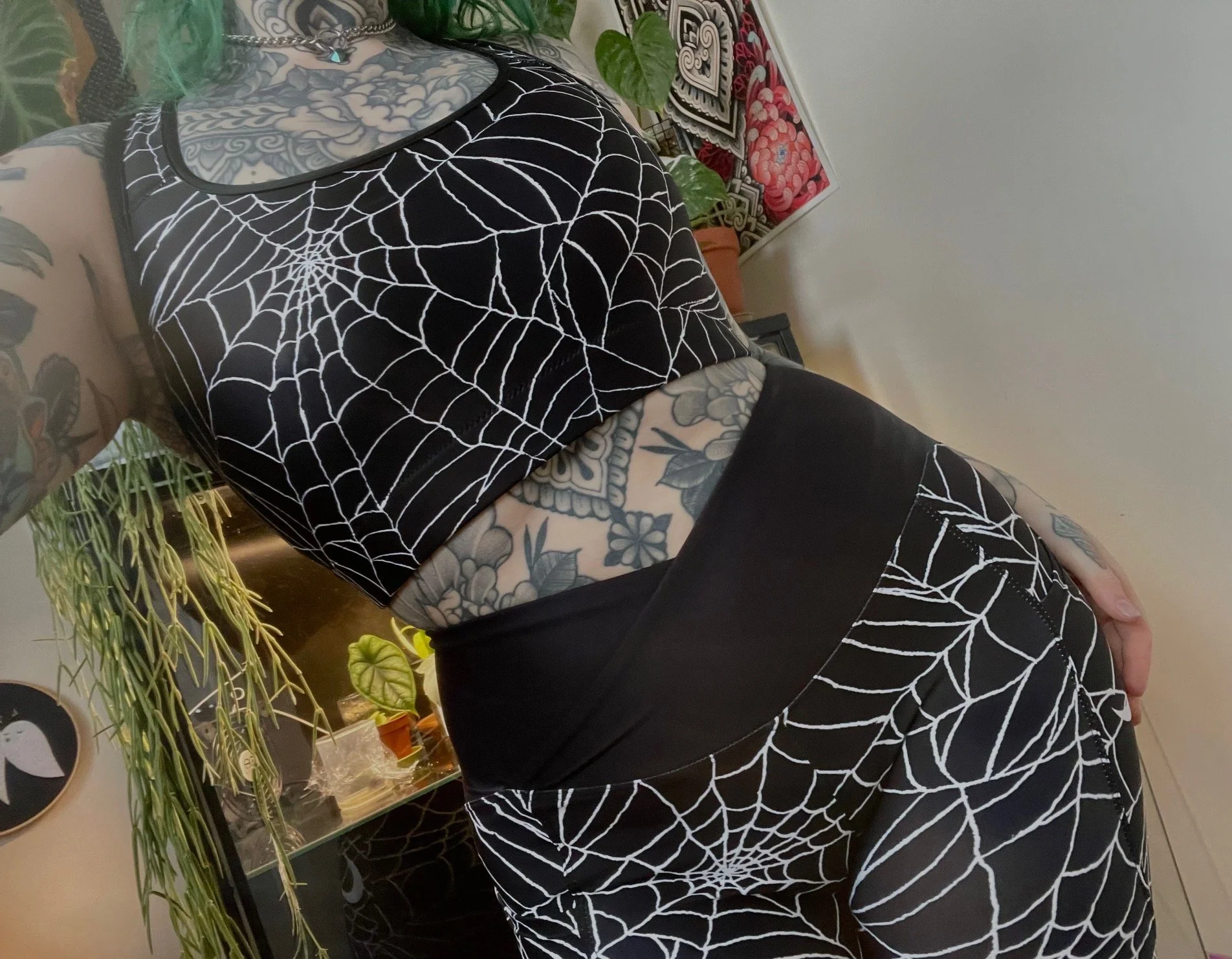 Spider Web Sports Bra — Black Widow Yoga