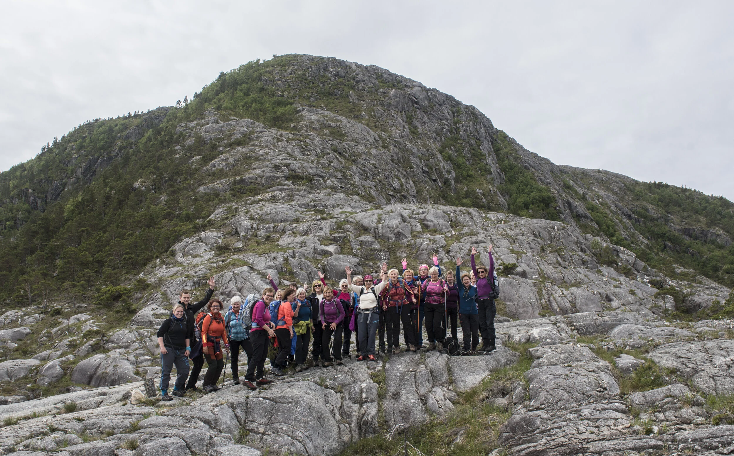 På tur i spennende natur — Explore Hitra - Vi kjenner øyriket!