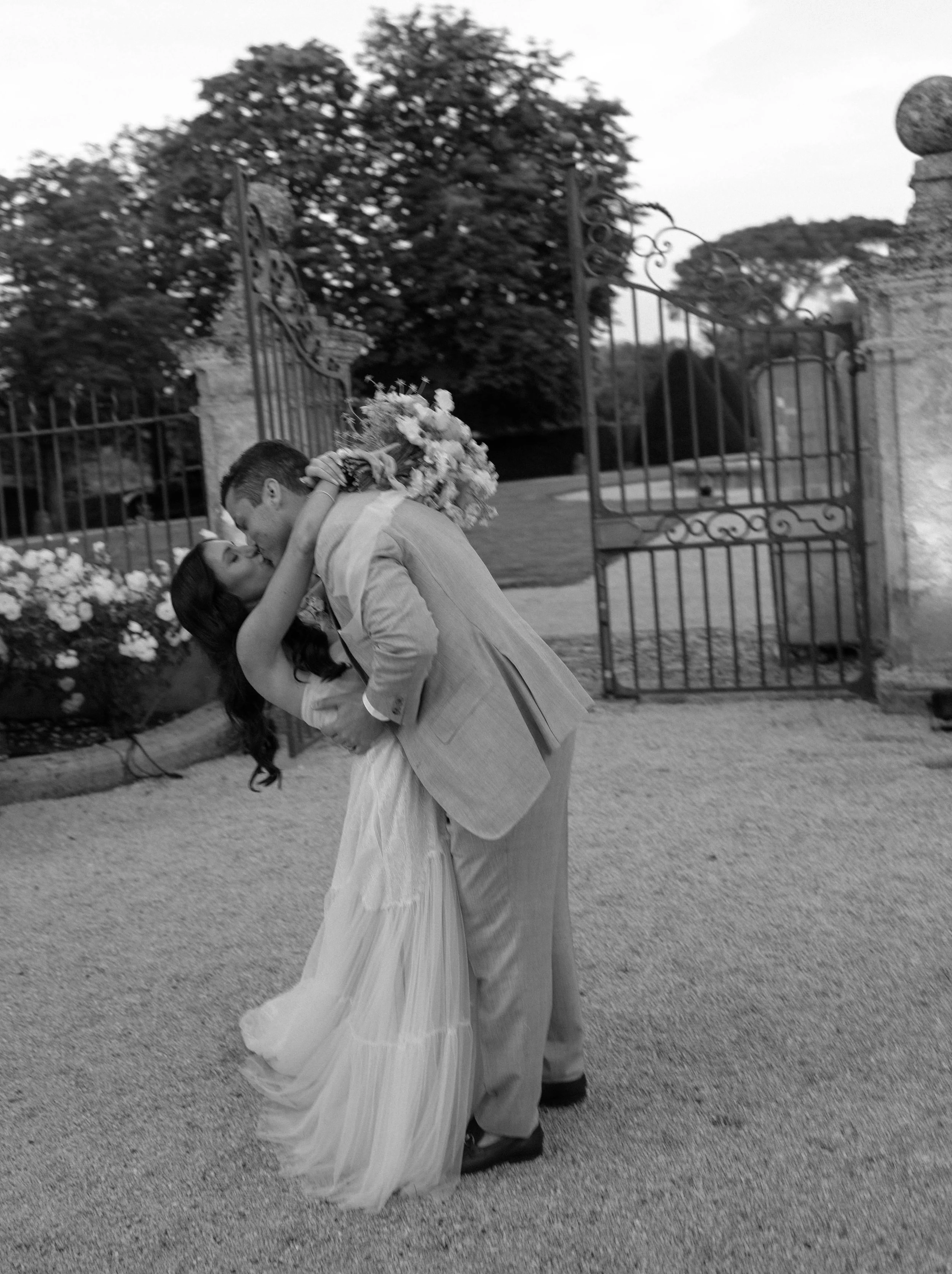 CHELSEA & GREG VILLA BAULIEU — MAYA MARÉCHAL