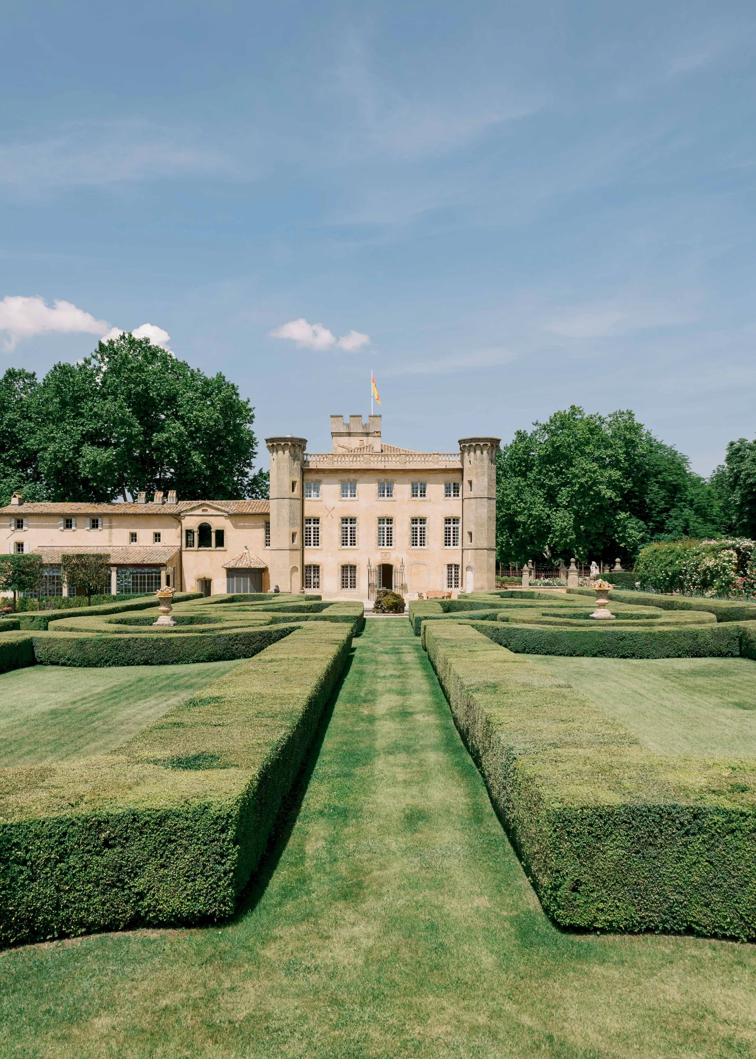 CHELSEA & GREG VILLA BAULIEU — MAYA MARÉCHAL