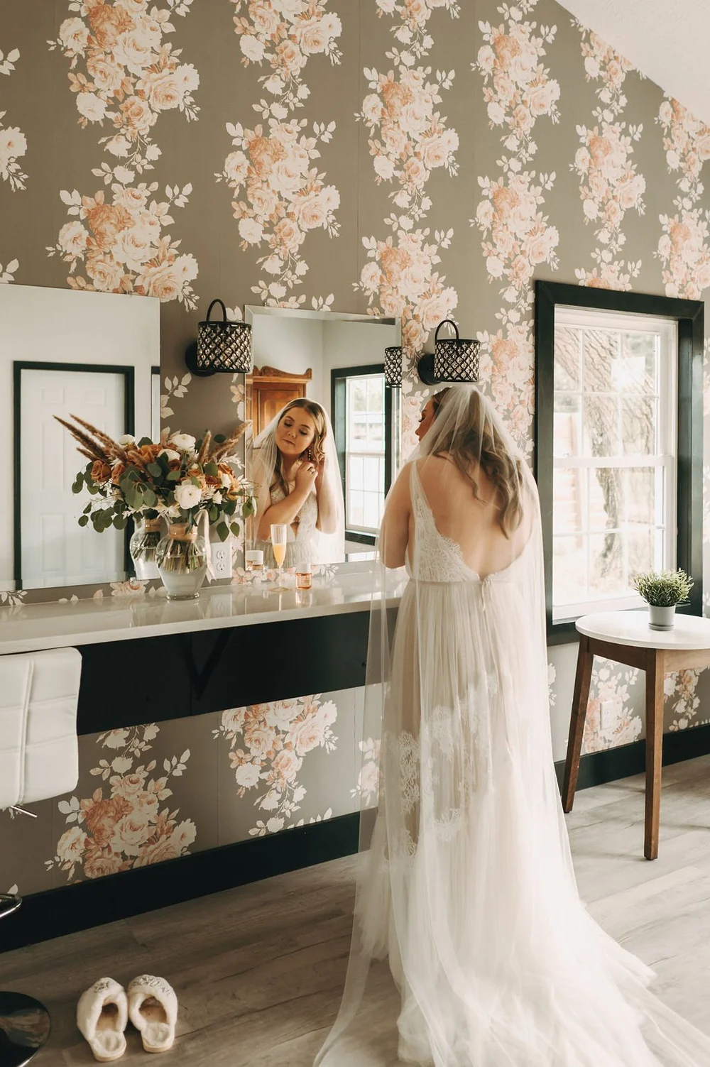 The Bridal Suite | Intimate, Small Wedding Venue in Kansas | Sand ...