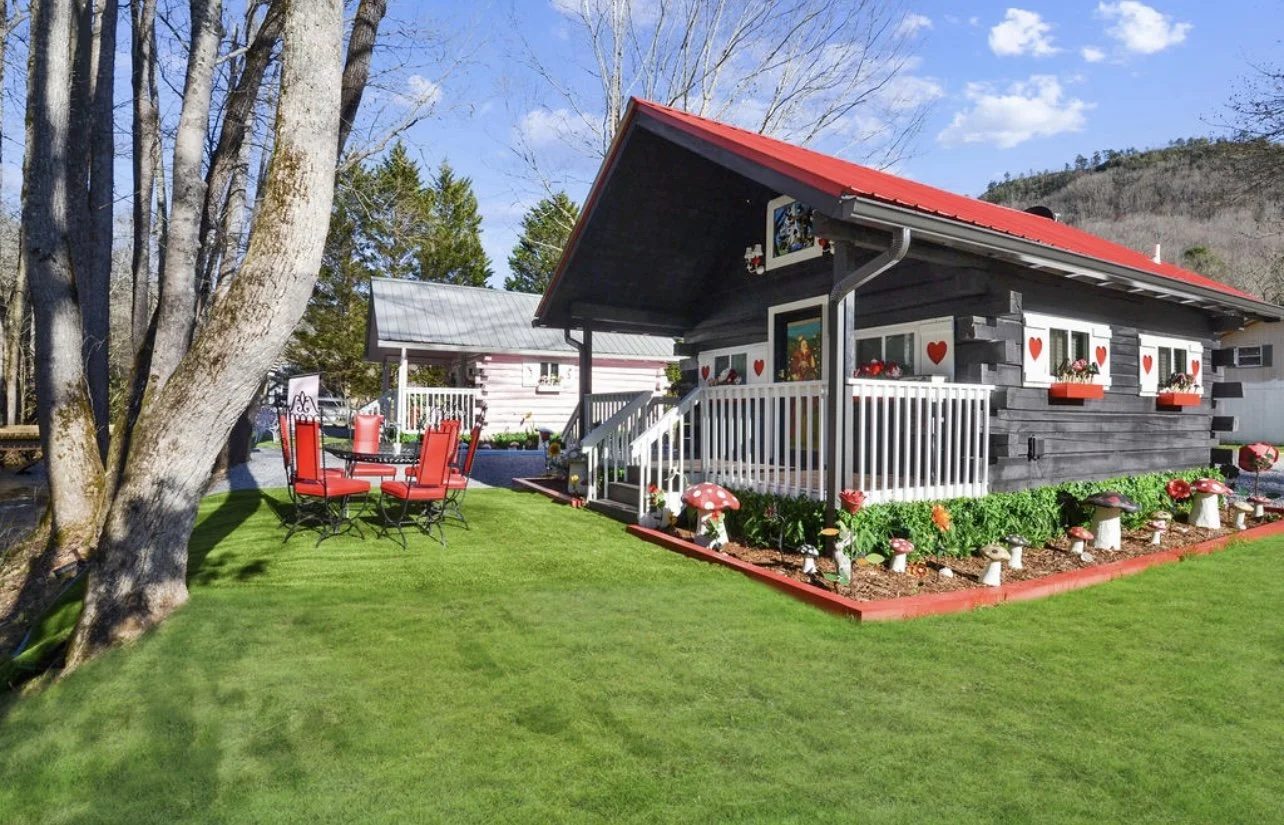 Alice's Queen Cottage | Magical Mountain Resorts | Fairytale-Themed ...