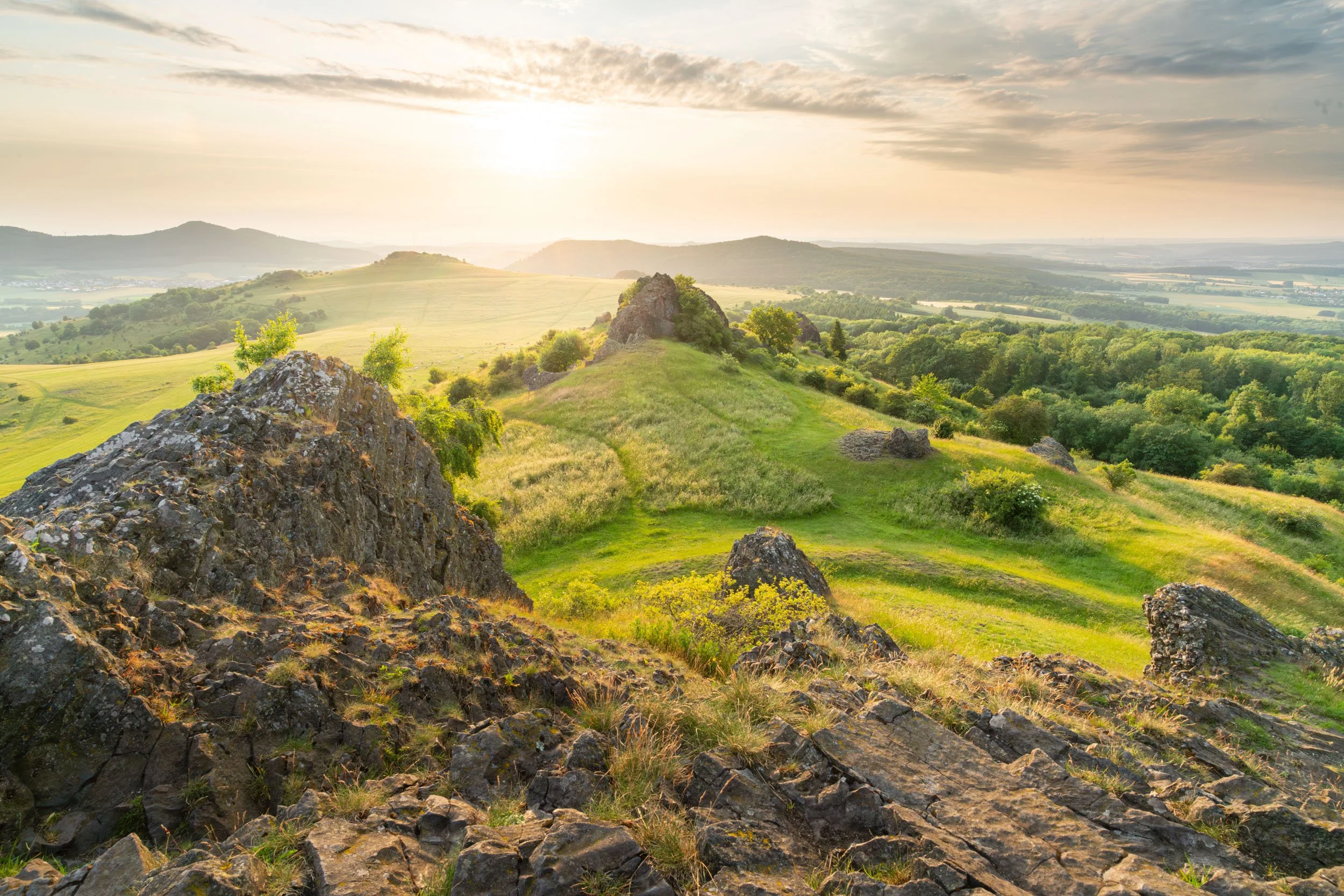 Vom Licht umflutete Helfensteine — Naturfotografie Deutschland