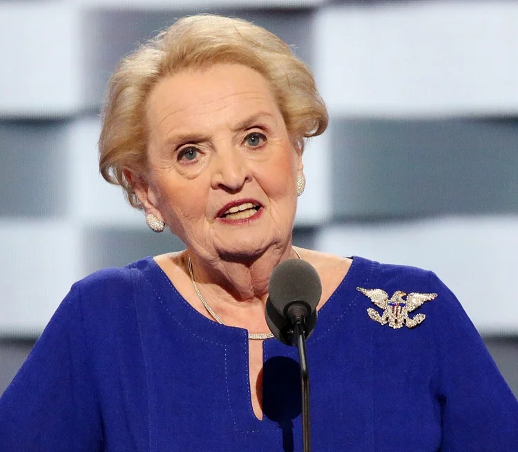 How to Wear a Brooch and Still Feel Modern and Chic