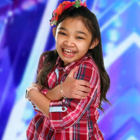 ABOUT — Angelica Hale