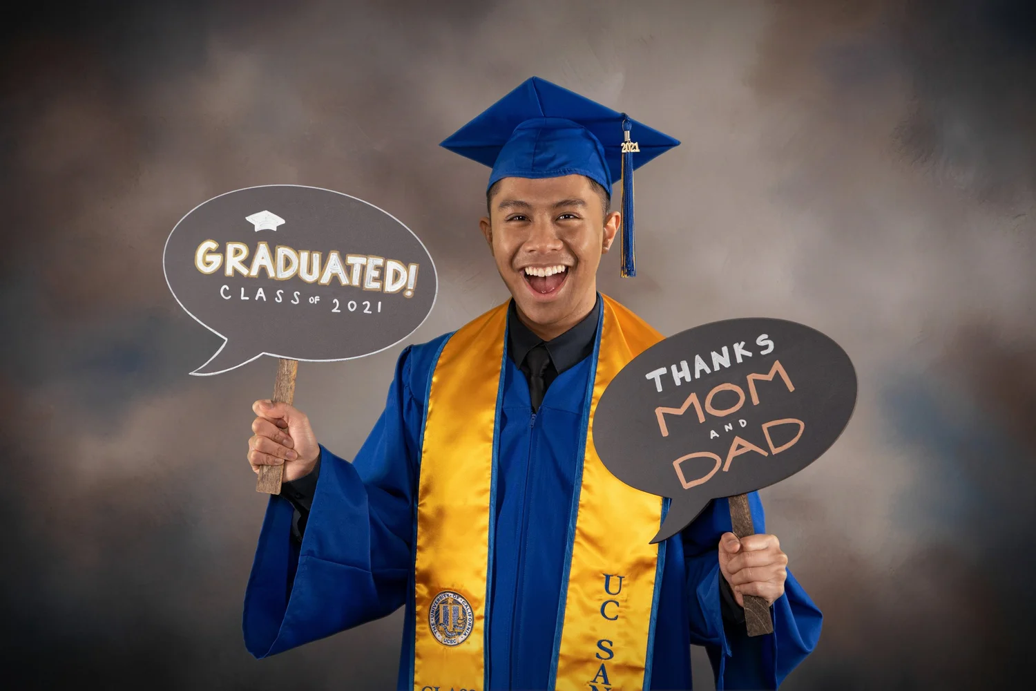 2023 UC Santa Cruz Commencement — Best Grad Photo