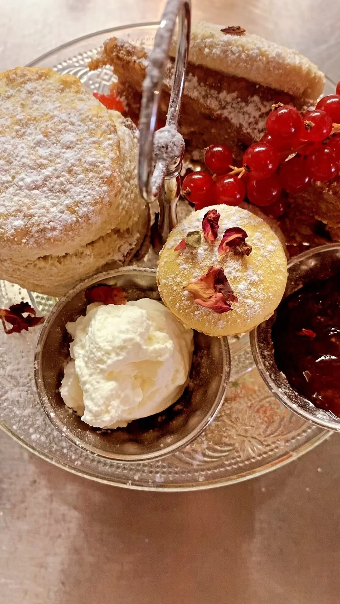 badgers tea house - Traditional English cream tea, cakes, coffee and ...