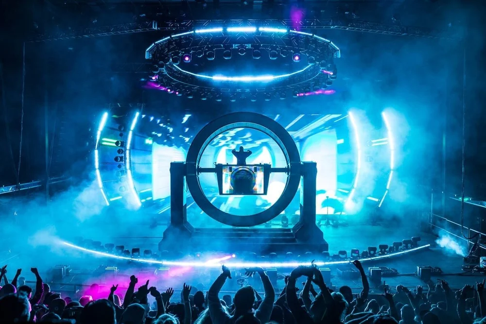 EDM Light Show Programming: The Ultimate Guide to Electrifying Visuals ...