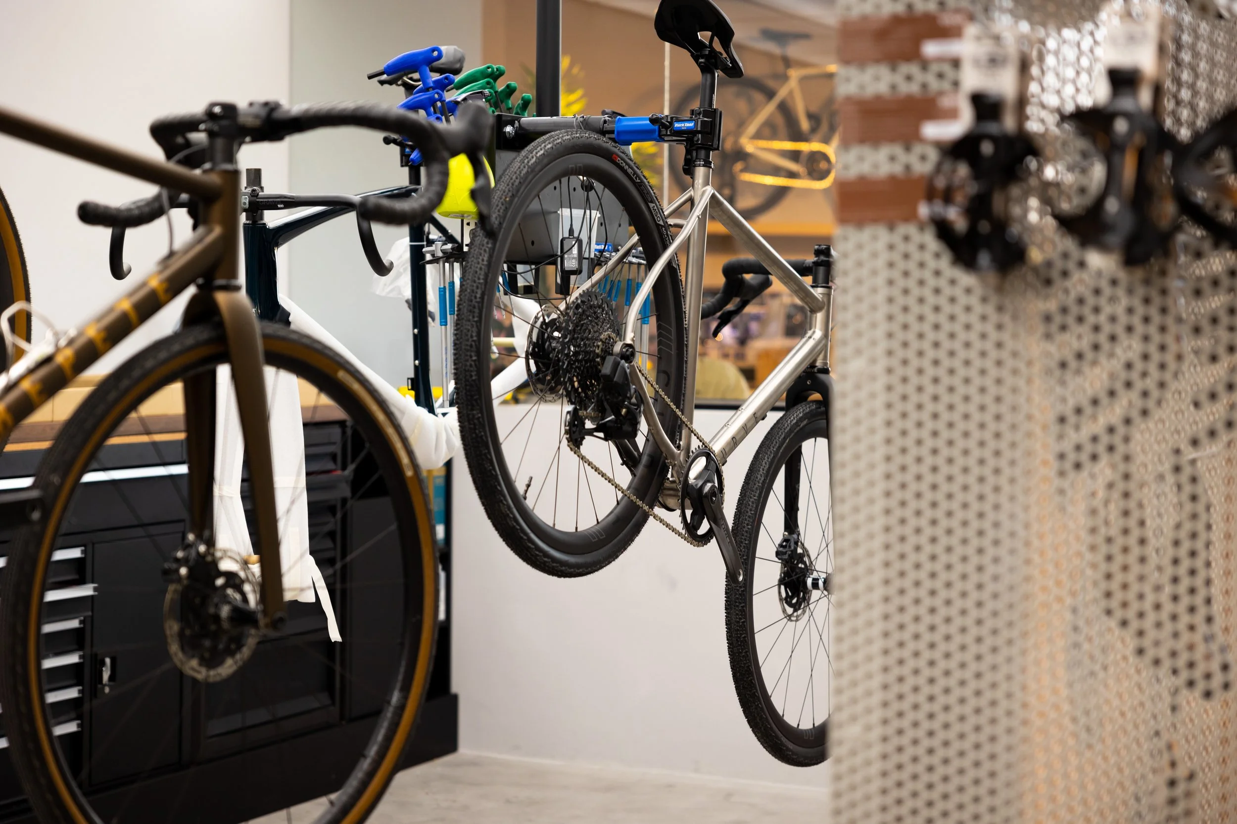 EDGE CYCLING - Premium Bike Shop in UAE