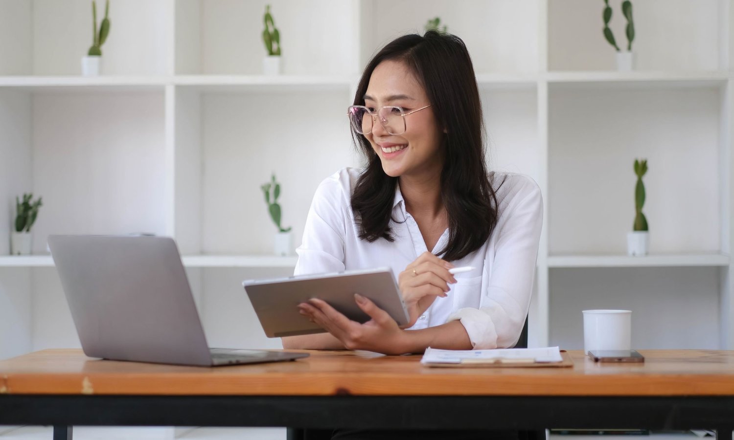 5 Types of AI Tools Every Executive Assistant Should Be Using in 2025