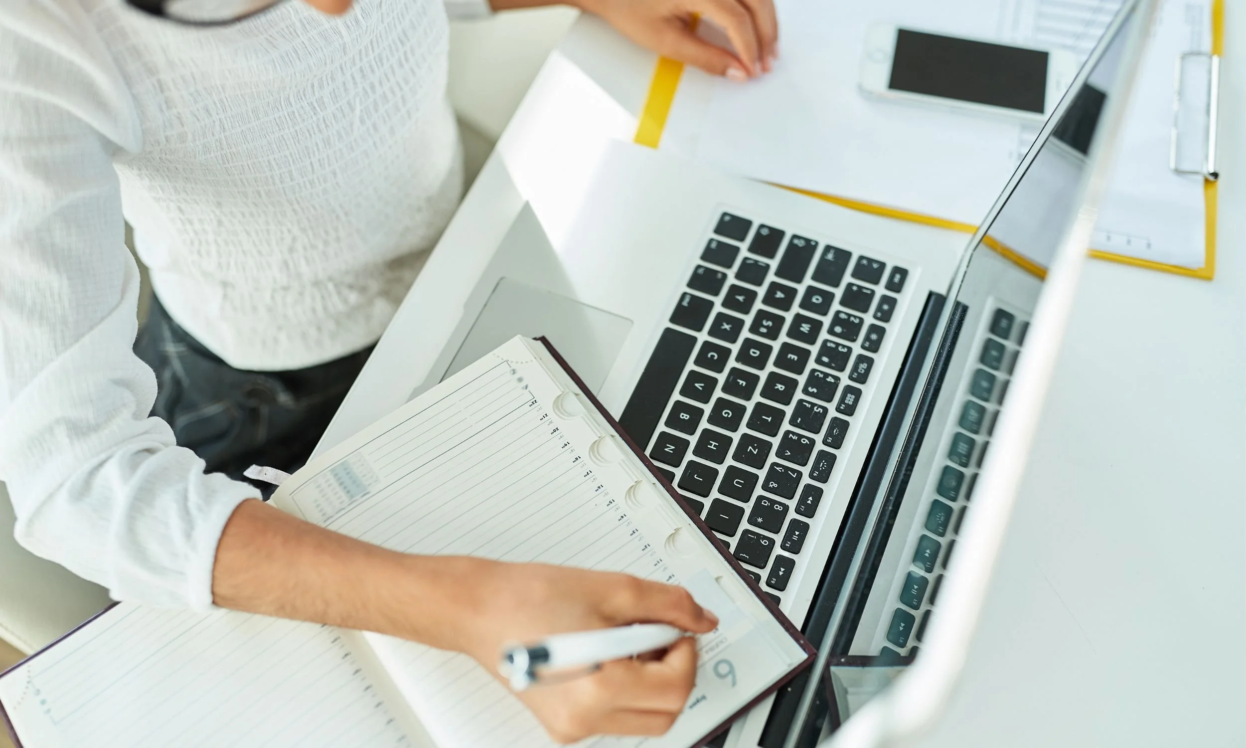 Seasonal Tasks Your Executive Assistant Can Support With