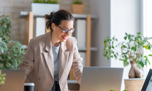 Executive Assistant 101: Essential Skills and Role Explained