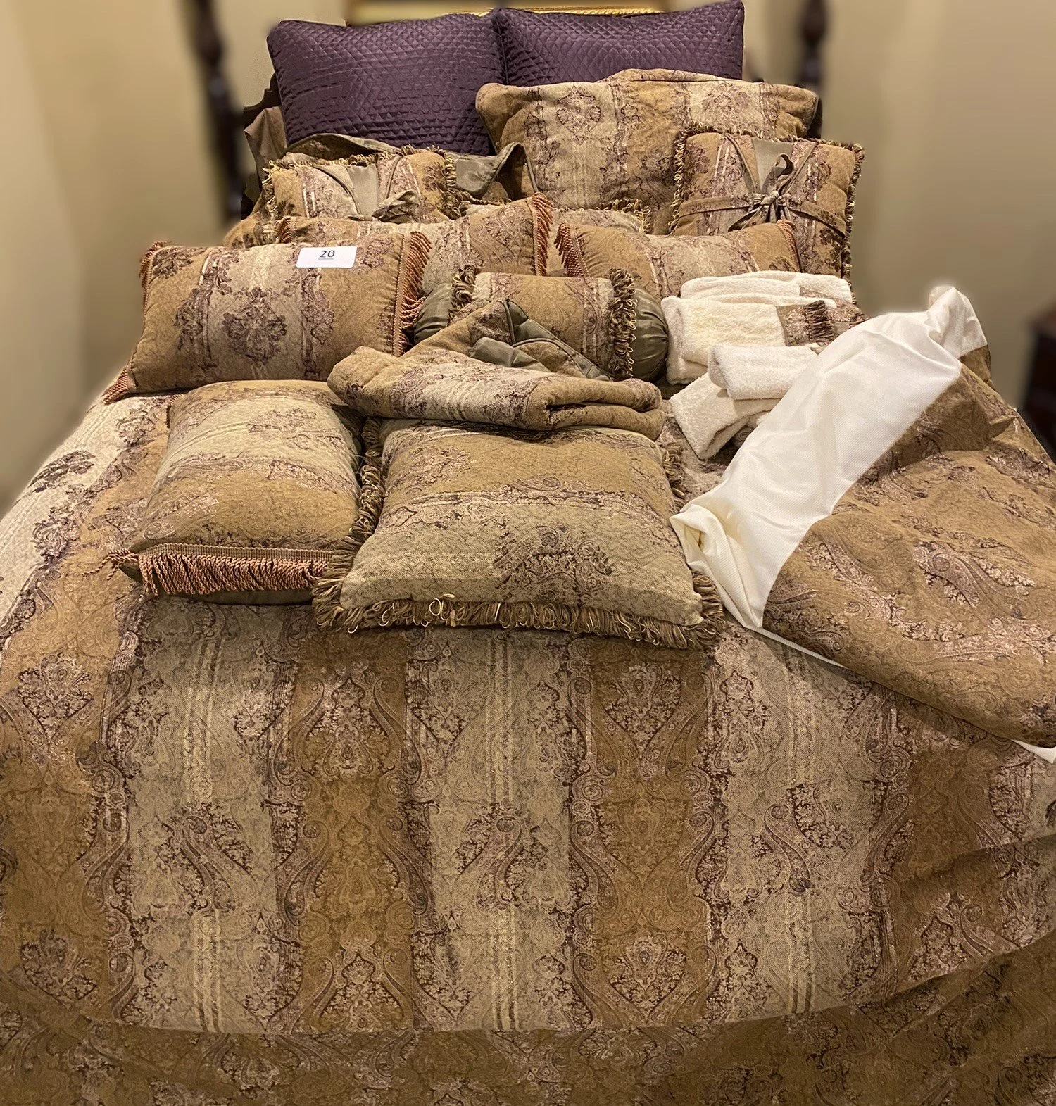 THE BEVERLY WALKER TRUST AUCTION *Extended* — Muncy & Associates