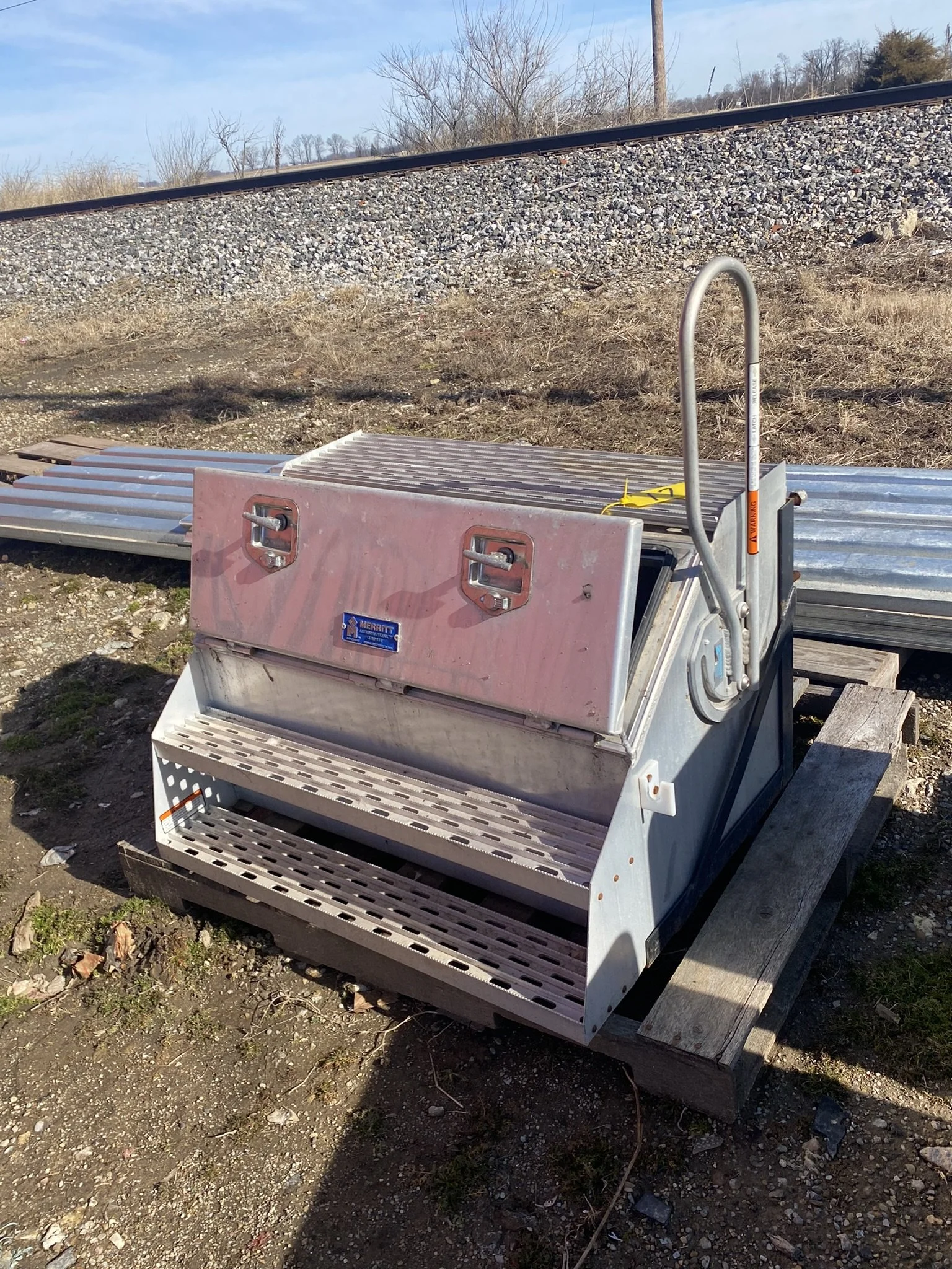 4th ANNUAL FARM EQUIPMENT AUCTION — Muncy & Associates