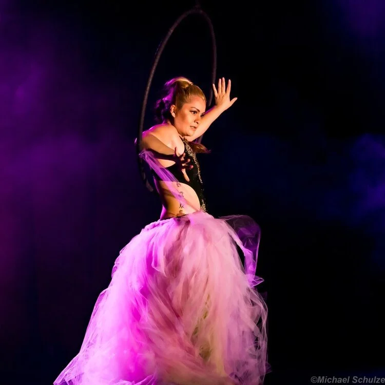 Dallas Aerialist - Aerial Performer & Aerial Instructor Aerial Hoop ...