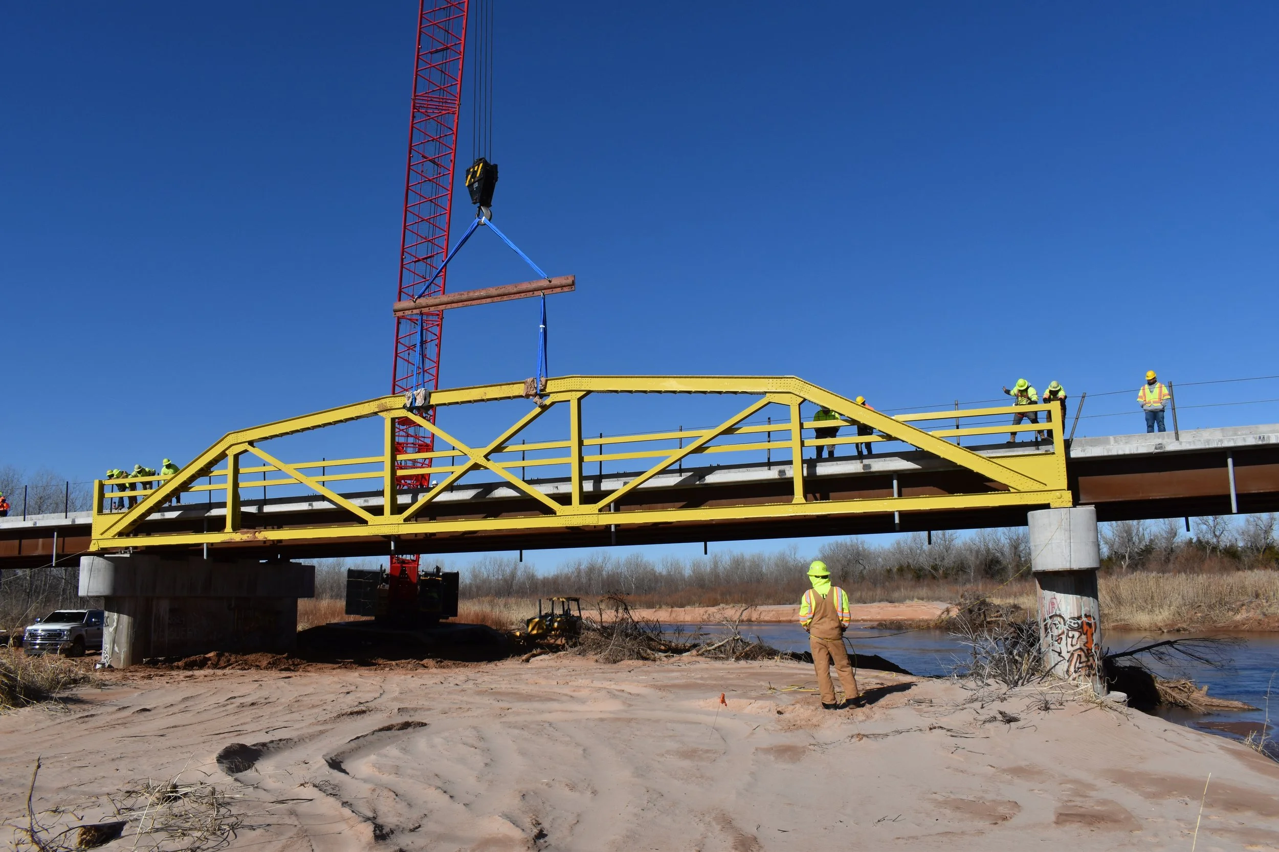 Distinctive Bridgeport Bridge Truss Re-installation Begins — Oklahoma ...