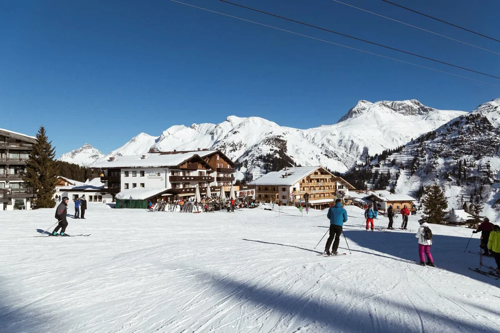 THE COMPLETE GUIDE TO SKIING IN LECH, AUSTRIA — Navager | Your ...